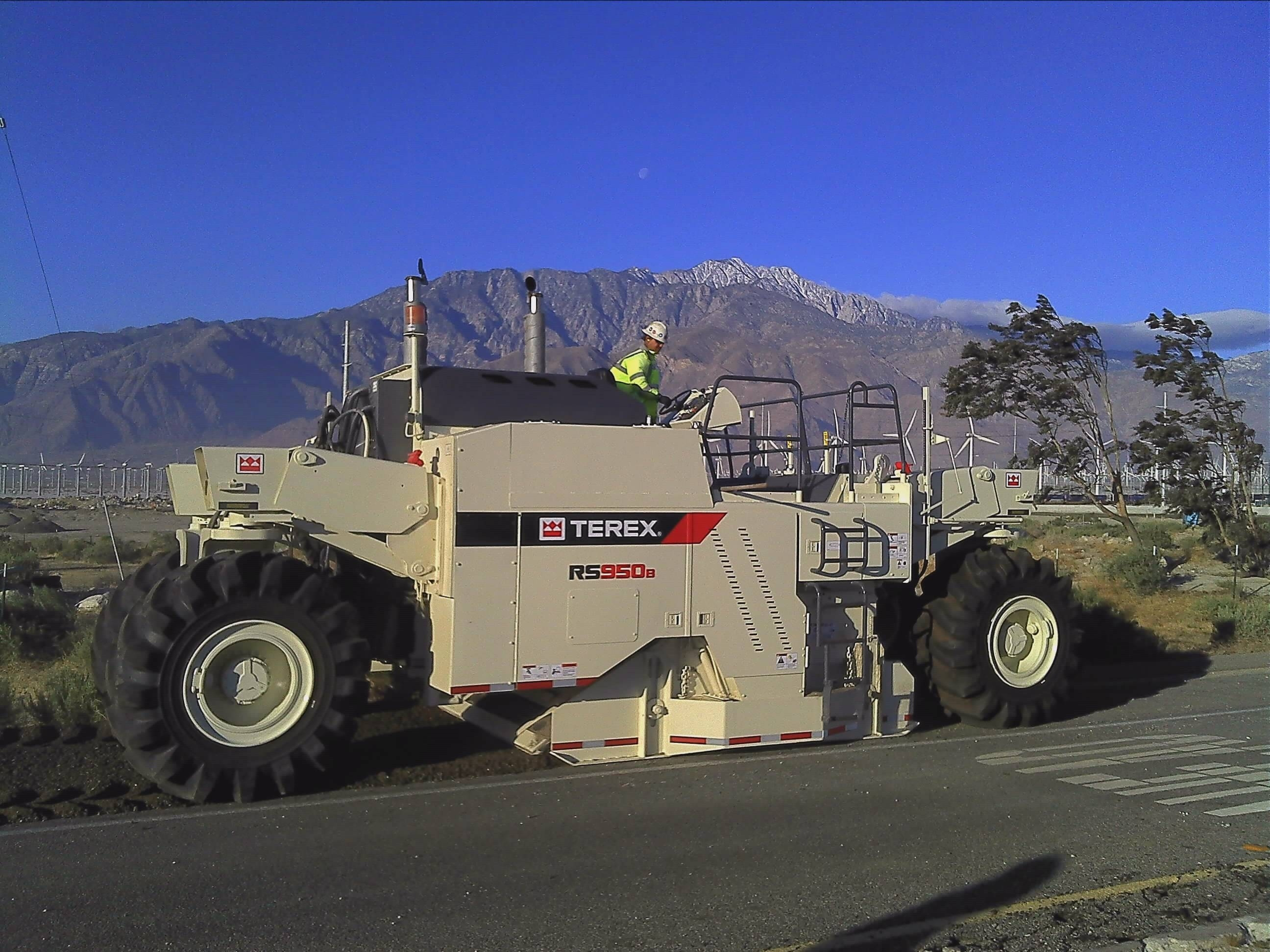 Foreman Equipment now distributes Terex Roadbuilding equipment ...