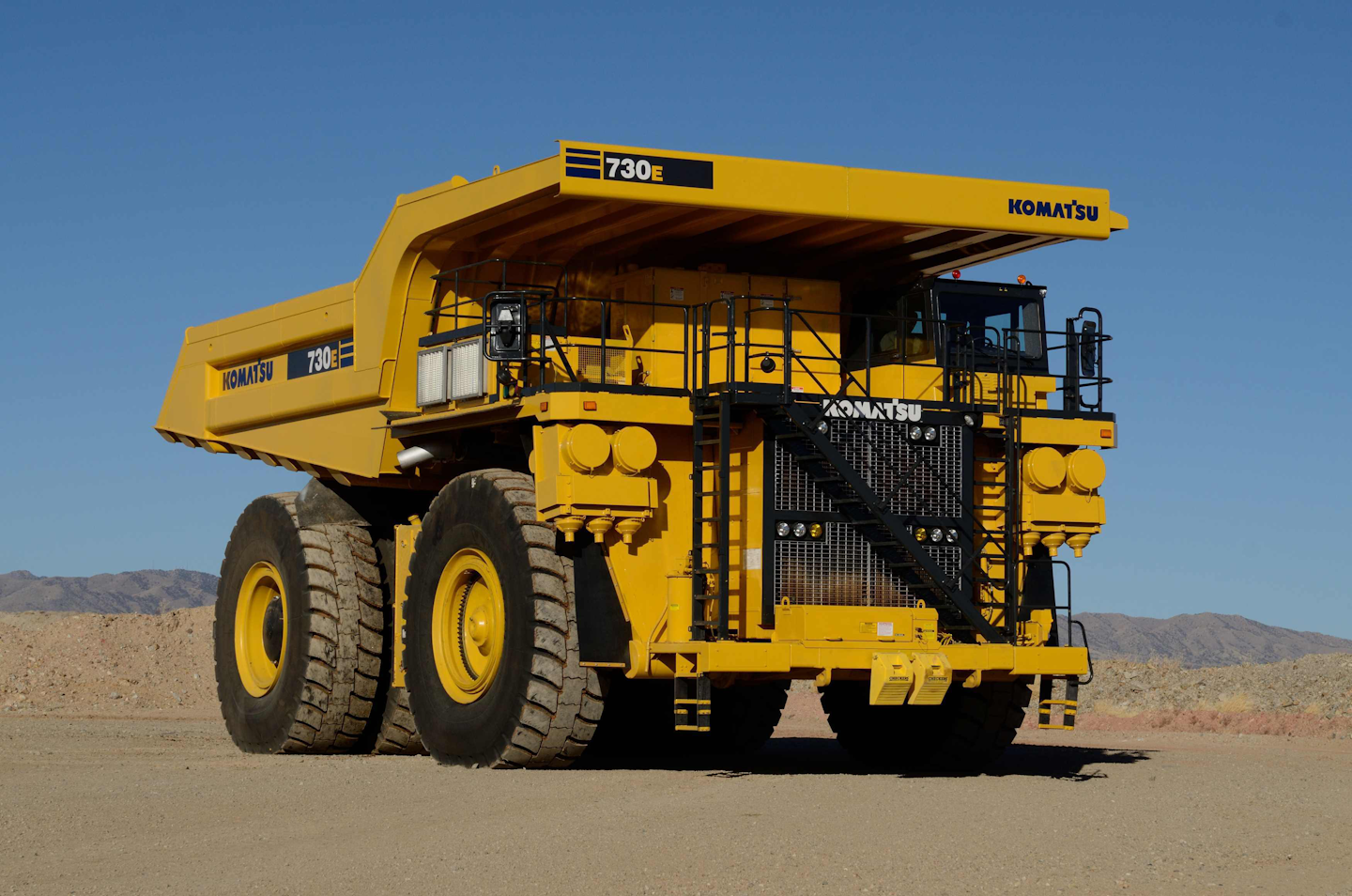 Komatsu updates 730E mining truck with AC electric drive | Equipment World