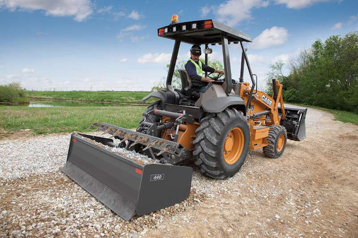 Case launches 570N XT loader/tool carrier with T4i engine | Equipment World