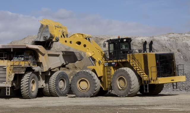Caterpillar updates 993K wheel loader with Tier 4 Final engine, cab ...