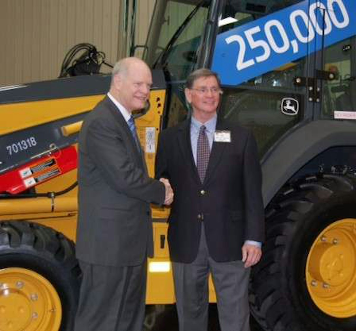 NPL Construction receives John Deere’s 250,000th backhoe | Equipment World