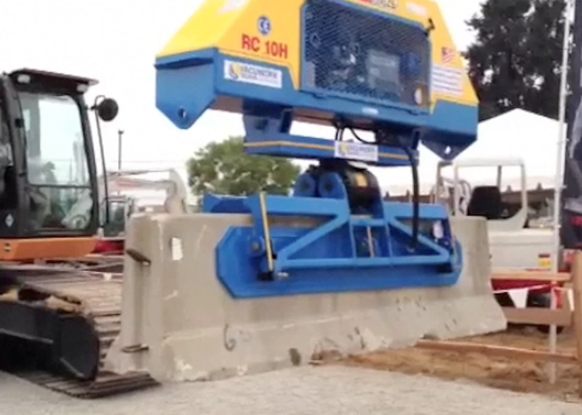 Vacuworx debuts Concrete Barrier Lifter at ICUEE 2013 | Equipment World