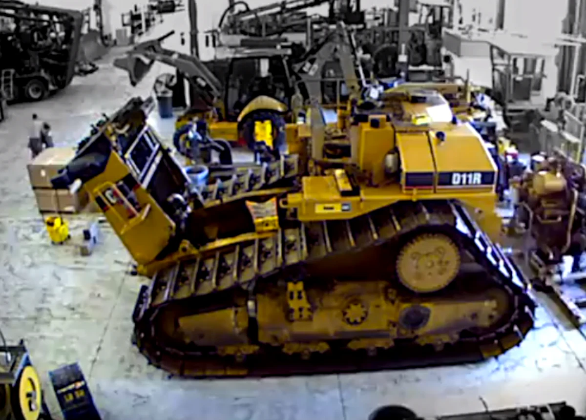 Watch a 10-week Cat D11R powertrain rebuild in just a few minutes in ...