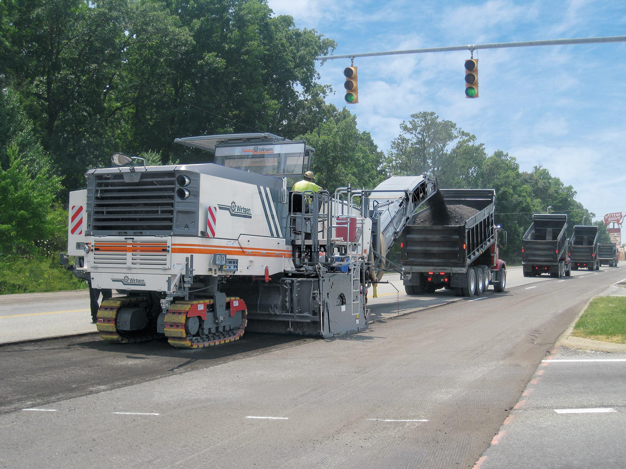 Wirtgen to debut W 250i cold milling machine with extra-large milling ...