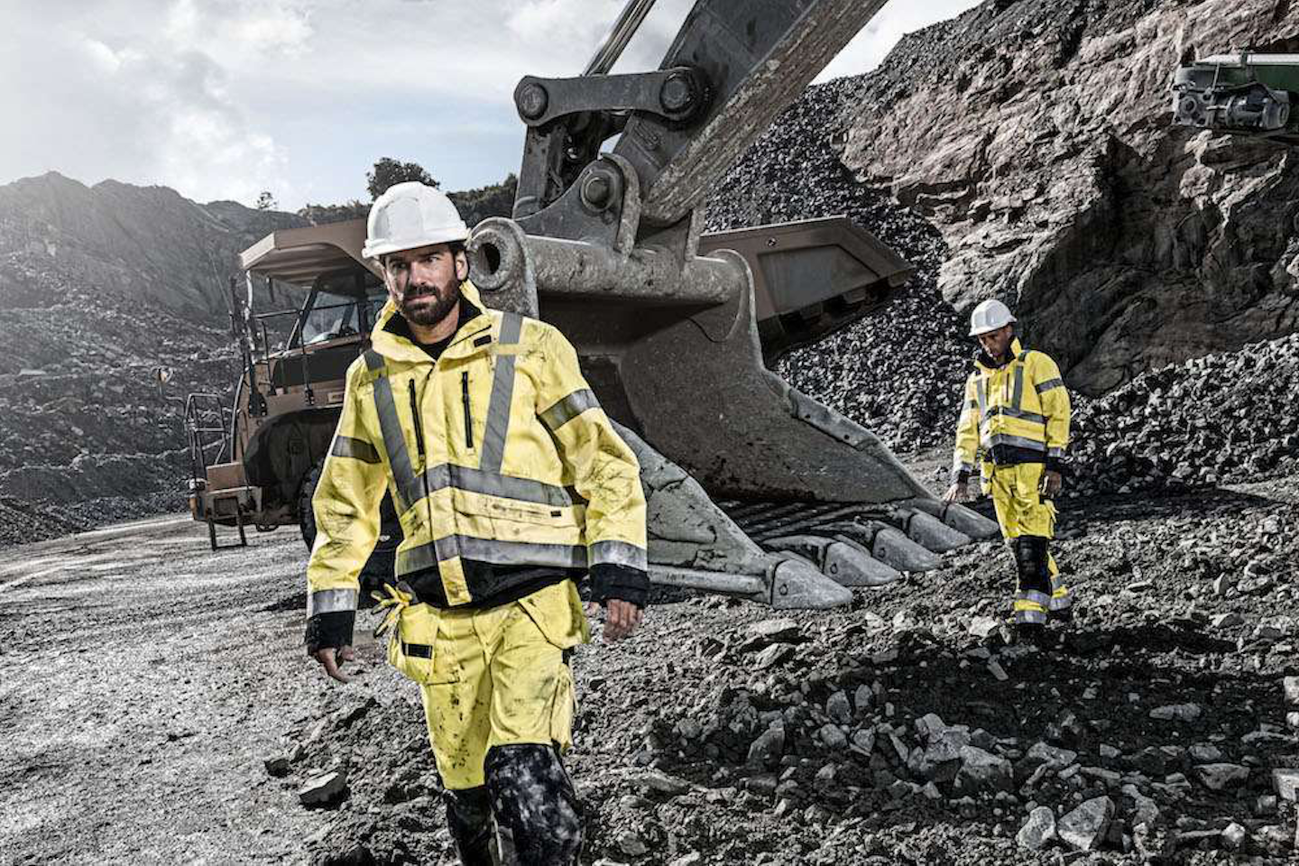 GEAR: Blaklader intros high-visibility line of construction clothing ...