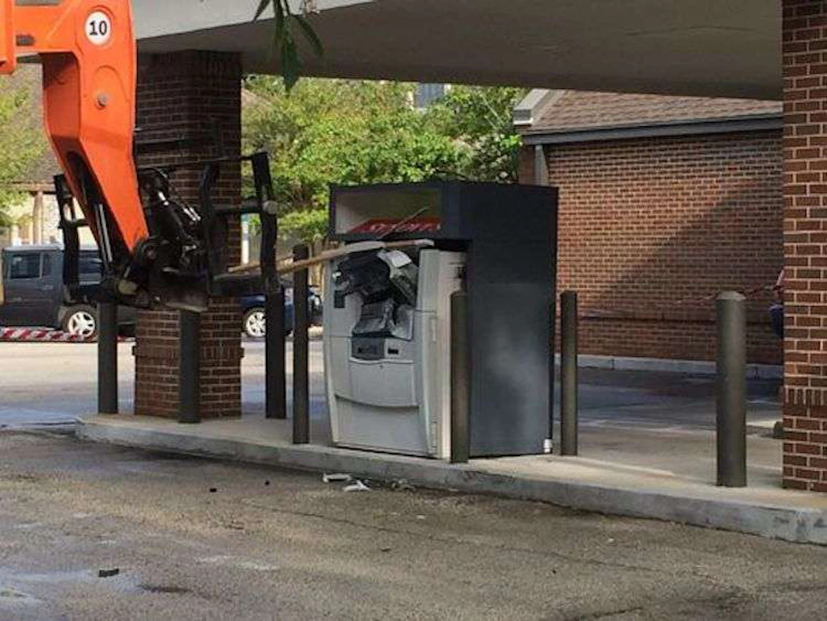 Thieves steal telehandler from construction jobsite, unsuccessfully try ...