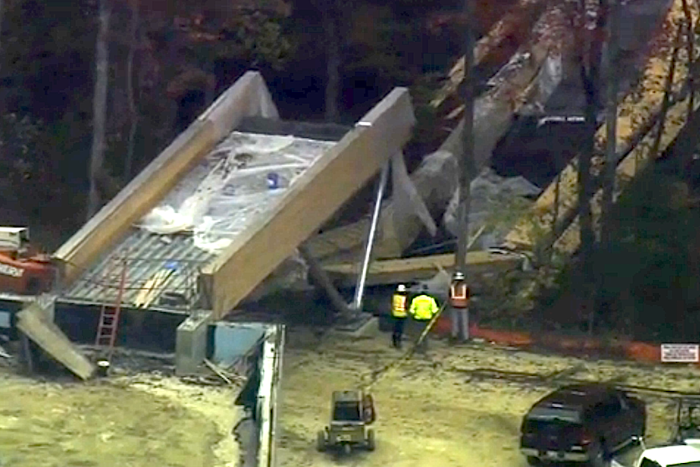 Bridge collapse kills 1 construction worker, injures 4 others in North ...