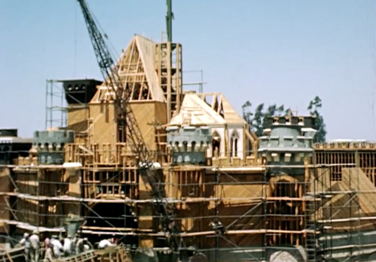 Watch Disneyland built in 1 minute in rare, 60-year-old construction ...