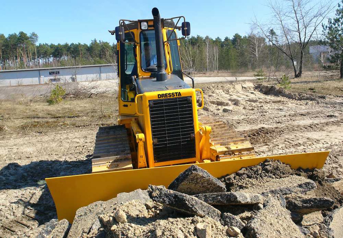 Dressta sets U.S. launch of TD-9 compact hydrostatic dozer for ...