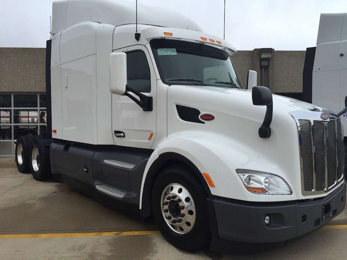 We go for a ride in Peterbilt’s almost-self-driving Model 579 ...