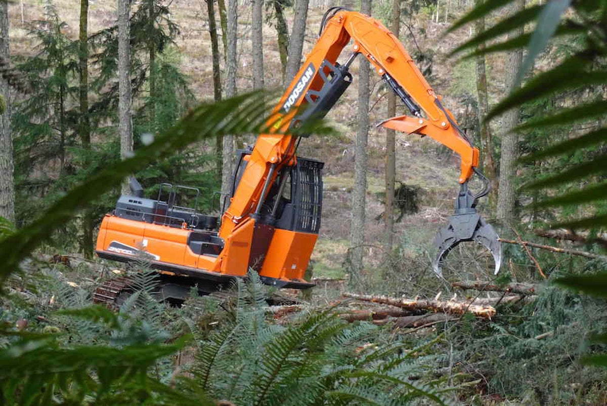 Doosan intros DX300LL-5 log loader with 27% power boost (PHOTOS ...