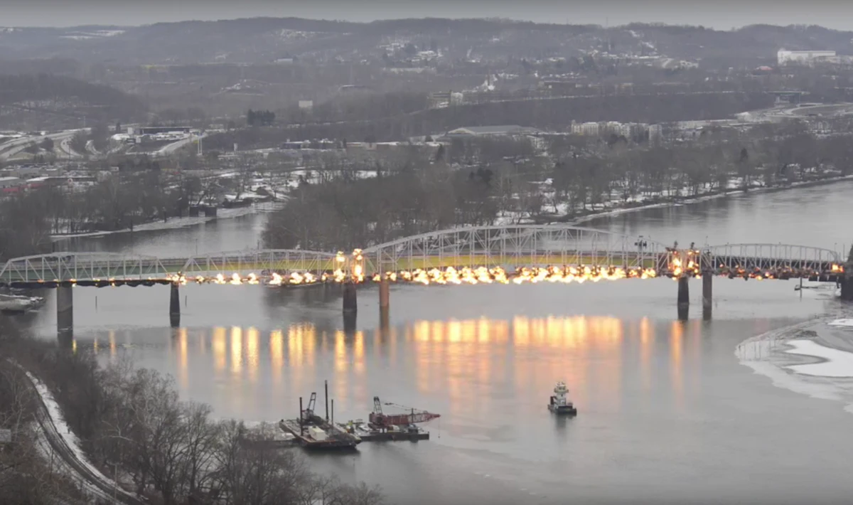 Tidy explosion drops Pittsburgh’s century-old Hulton Bridge into ...