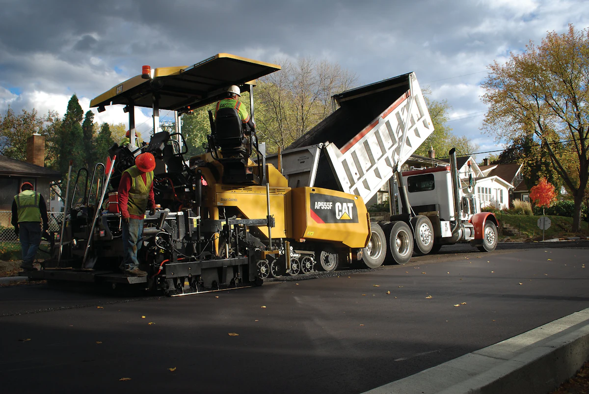 Caterpillar launches AP500/555F, AP300/355F pavers with new screed ...