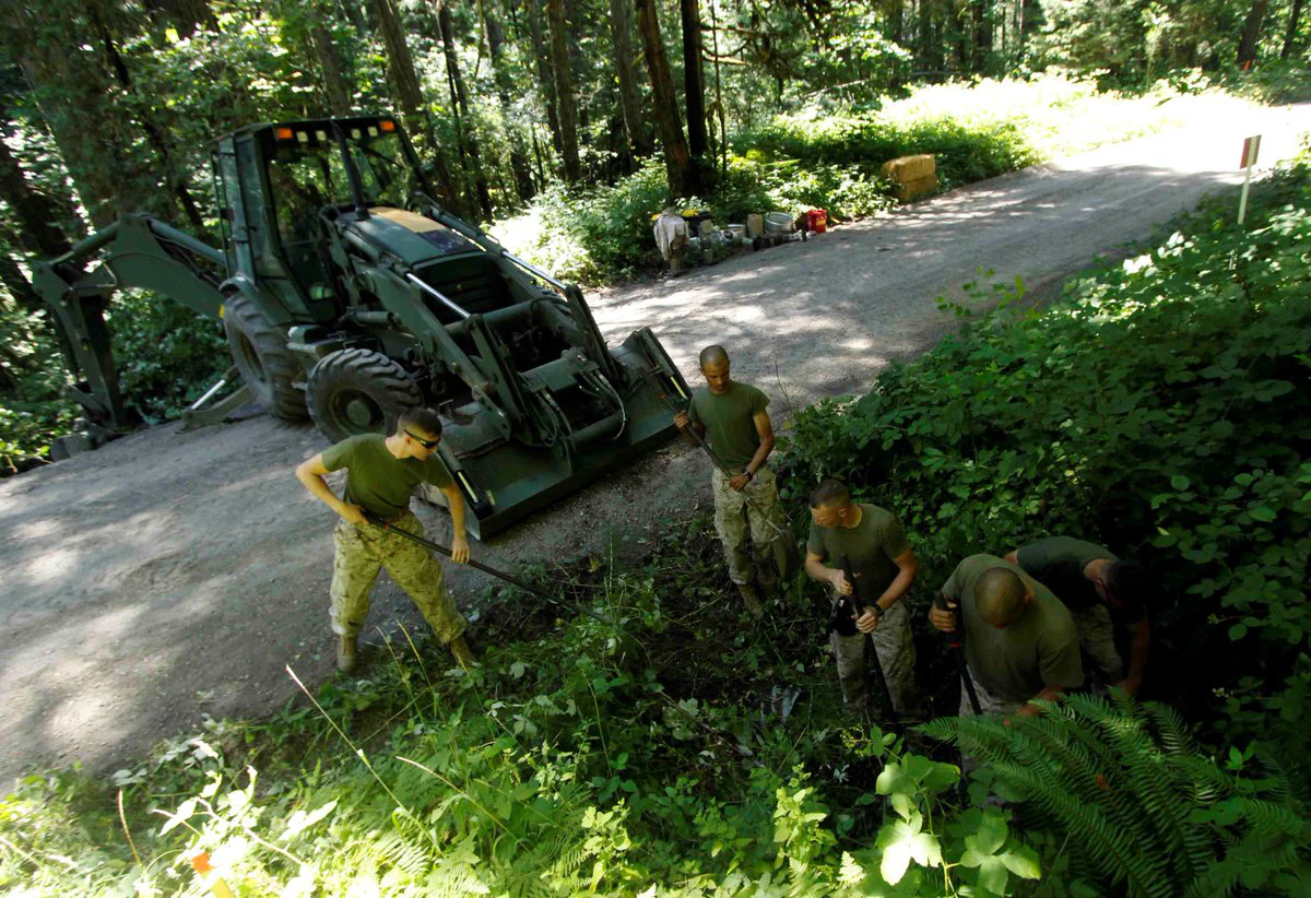 Marines make repairs to gravel road in Willamette National Forest ...