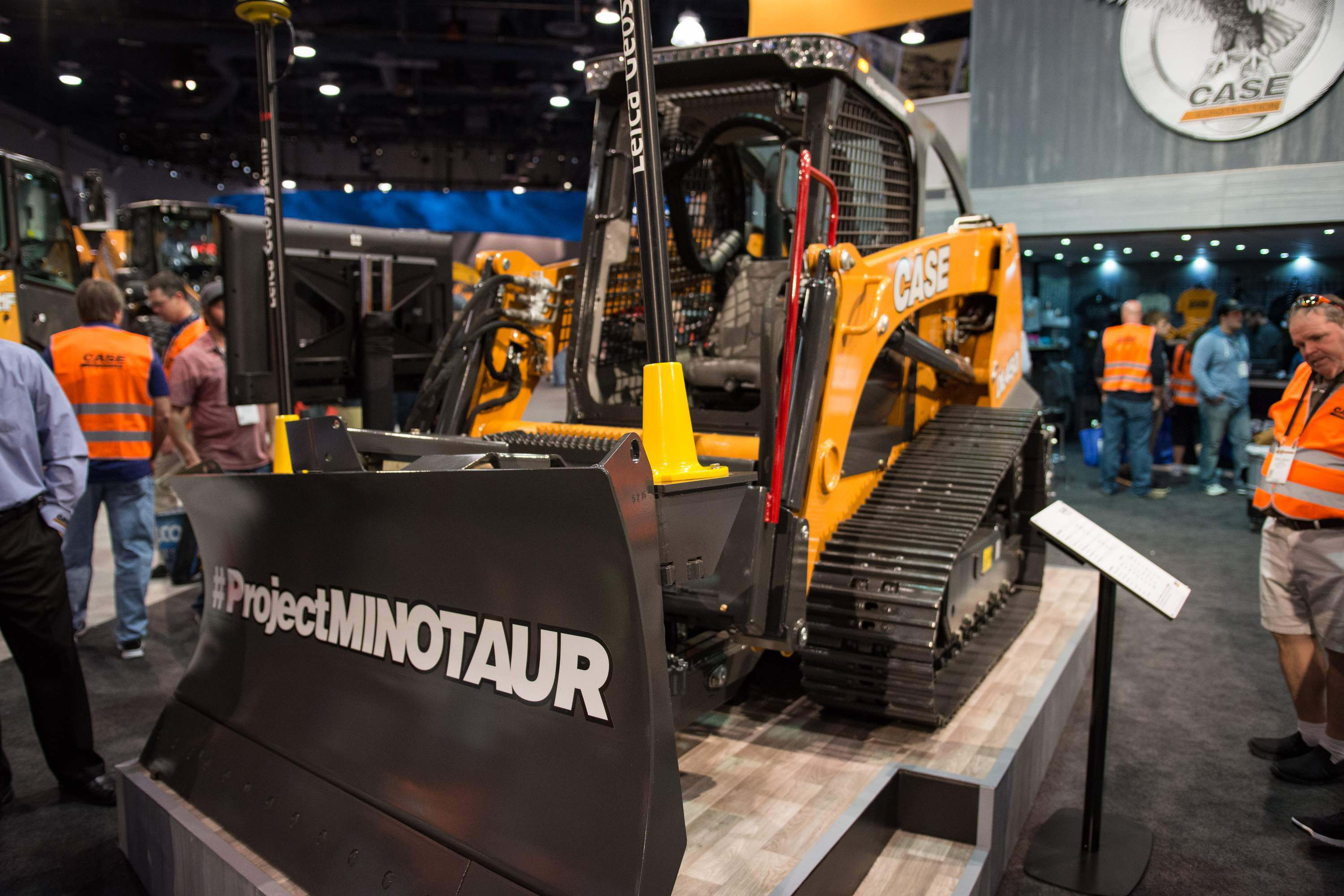 Case unveils half dozer, half CTL concept DL450 as “Compact Dozer ...