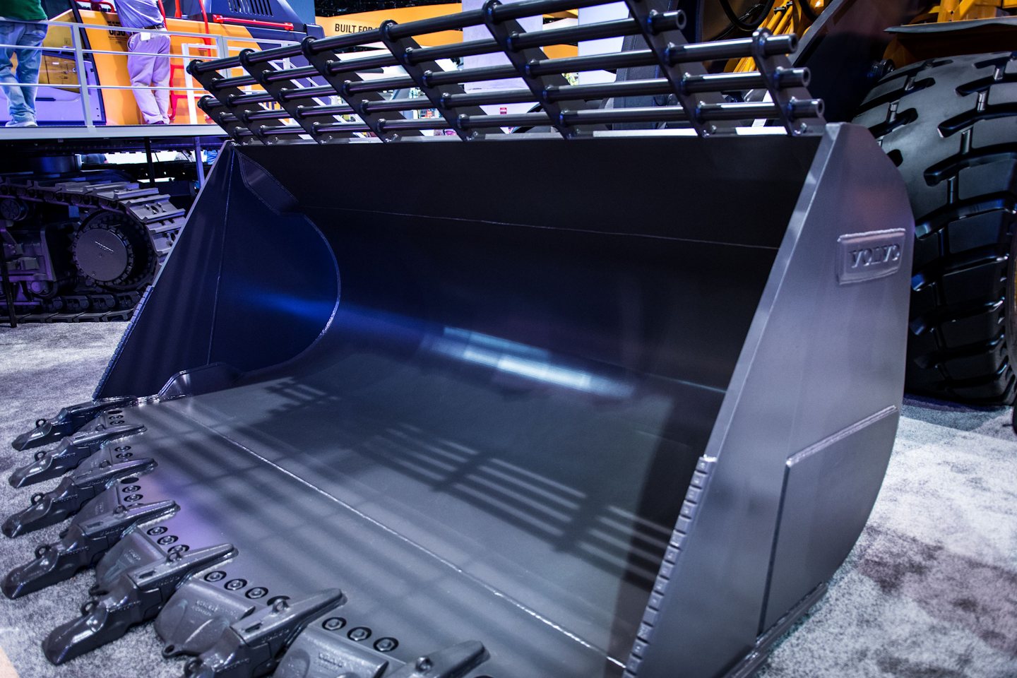 Volvo CE debuts new flagship wheel loader: L350H boasts new design ...