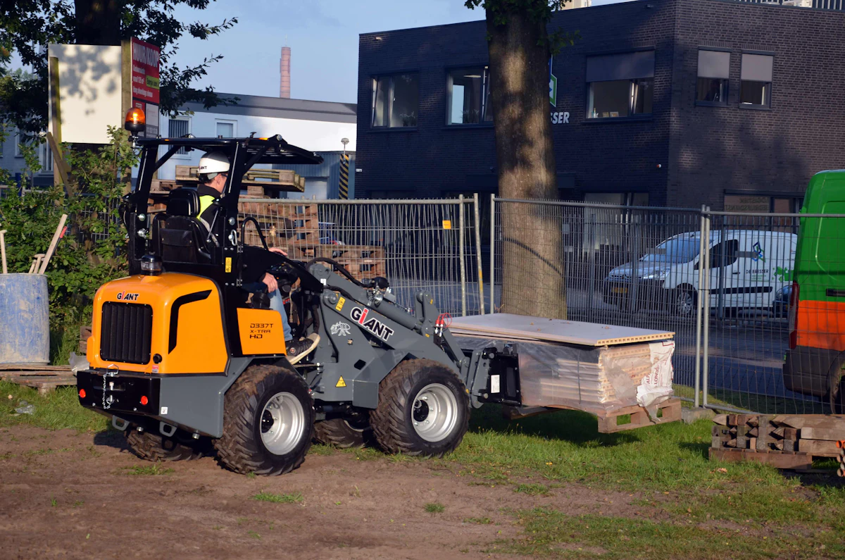 Tobroco-Giant boosts lift capacity with D337T X-TRA wheel loader ...