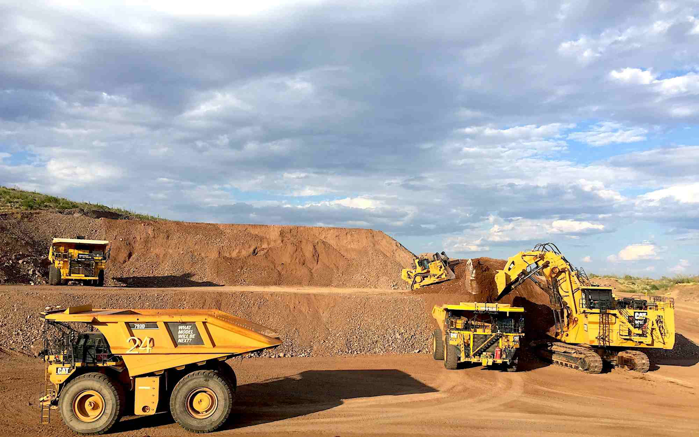 Cat’s autonomous mine truck system will soon drive Komatsu 930Es ...