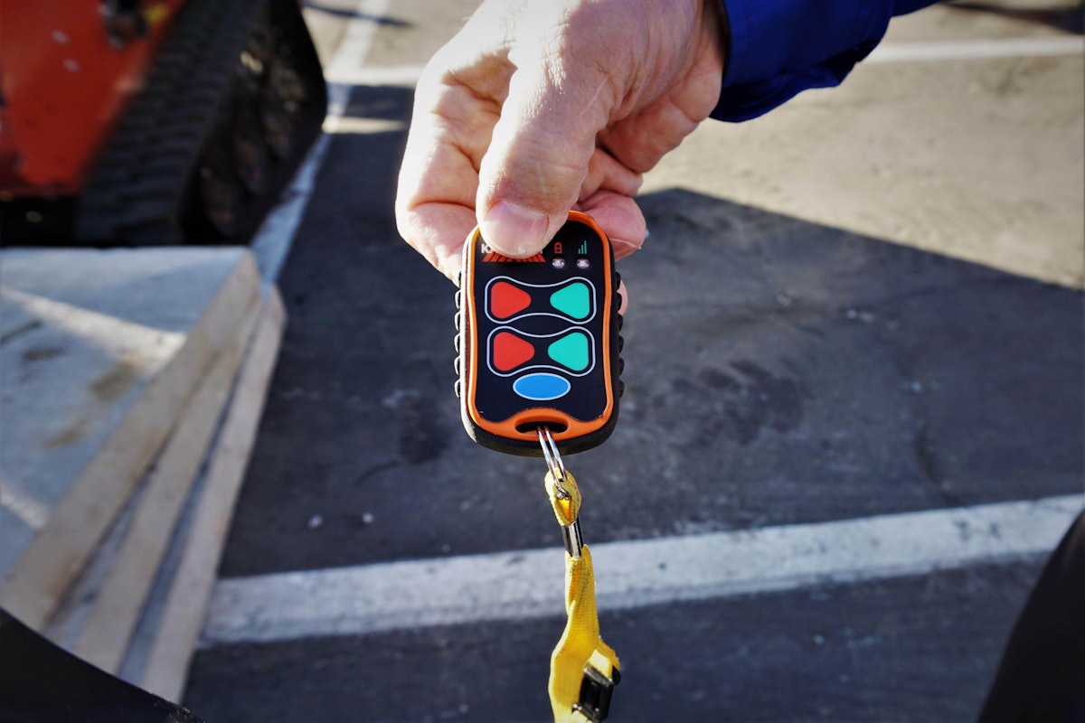 Vacuworx’s new key fob-sized remote enables lifting operation outside ...