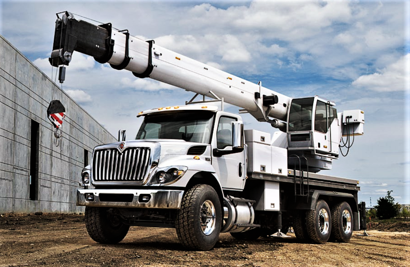 International unveils HV507, HV607 mid-range diesel trucks with a ...