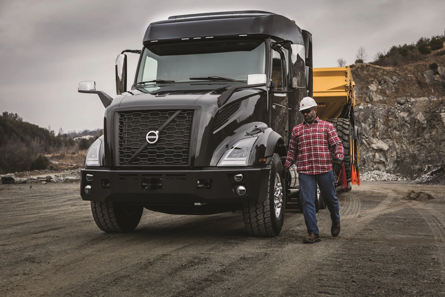 Volvo unveils new VNX Series trucks designed for heaviest of heavy-haul ...