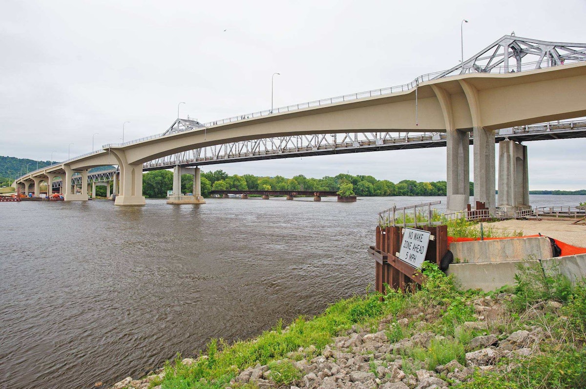 Barge crashes into new Minnesota Winona bridge | Equipment World