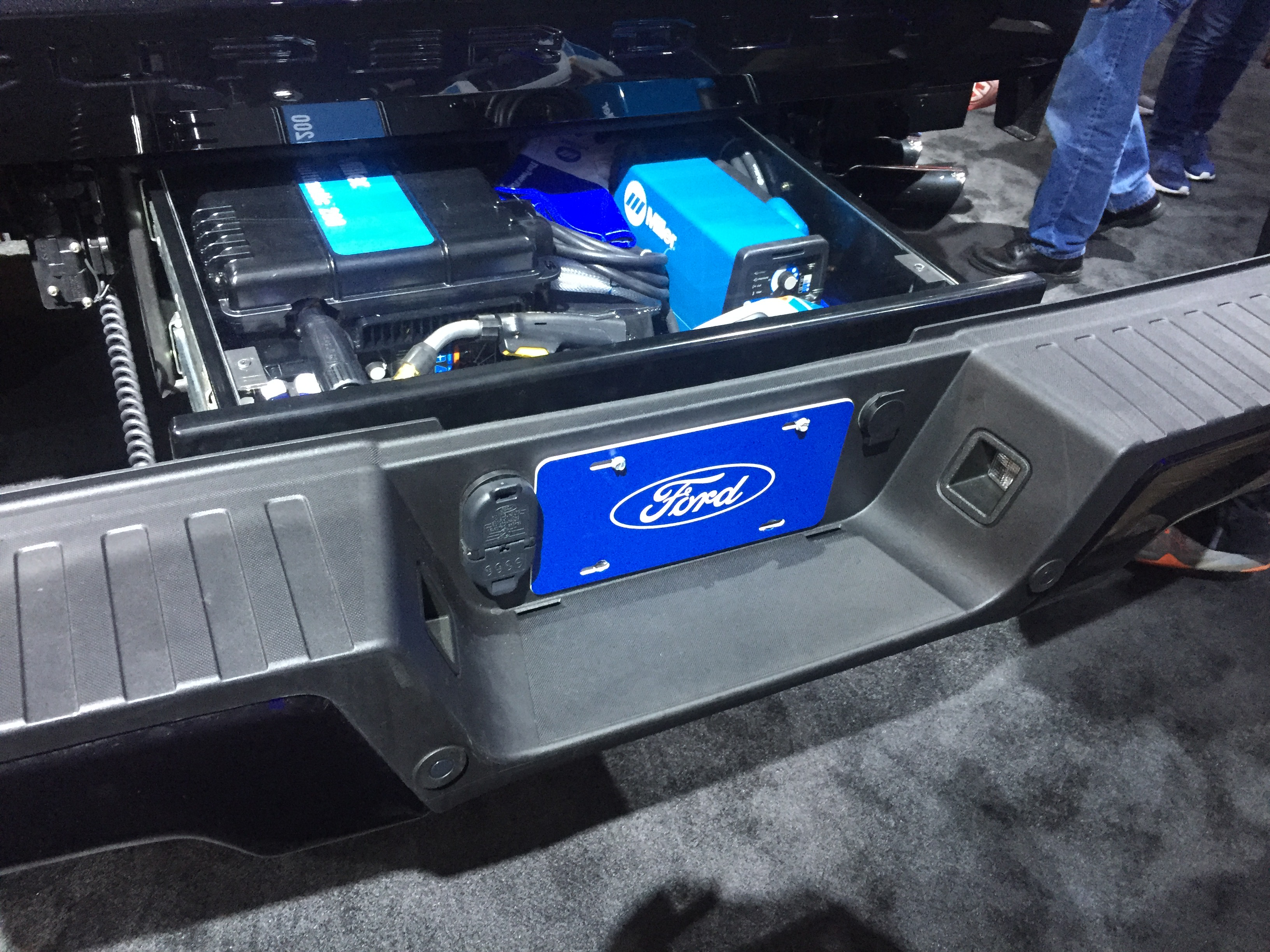 DeBerti Design 2019 Ford F-250 redefines storage, utility | Equipment World