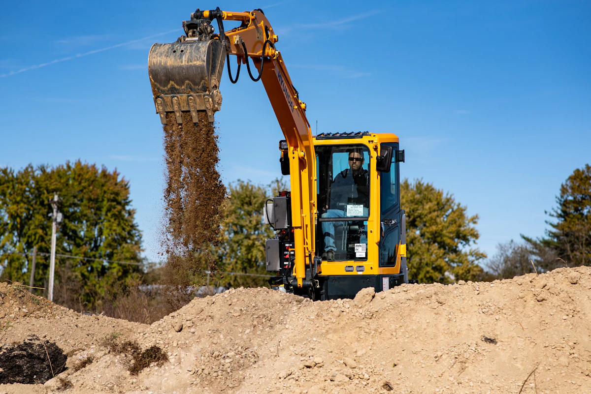 Cummins & Hyundai co-develop electric mini excavator | Equipment World