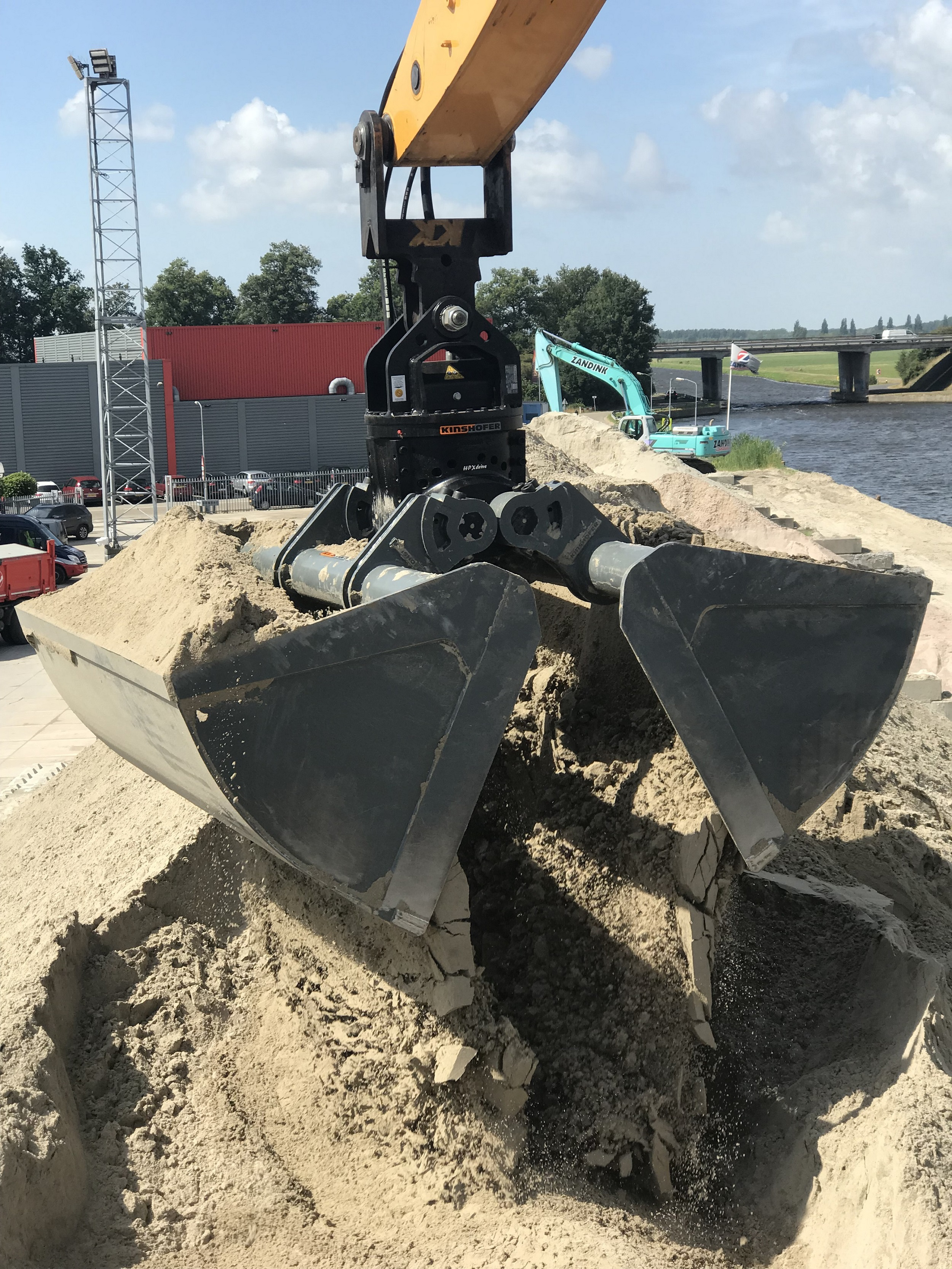 Kinshofer HPXdrive system for excavator & crane attachments | Equipment ...