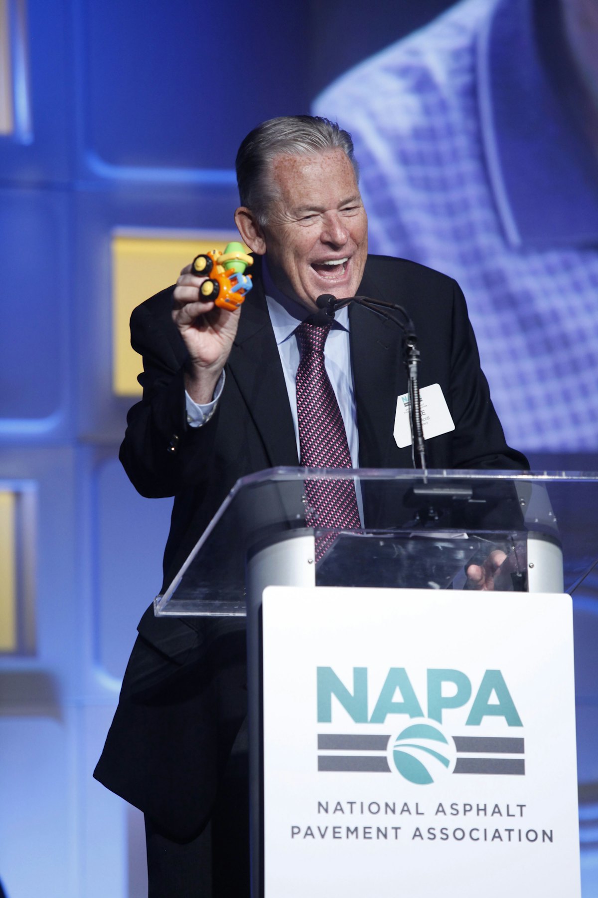 Retiring president of NAPA honored at 64th annual meeting | Equipment World