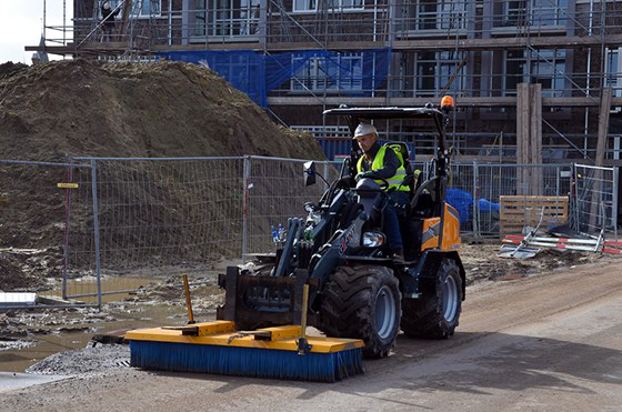 Power Up: New Tobroco-Giant G2700 compact wheel loader has more power ...