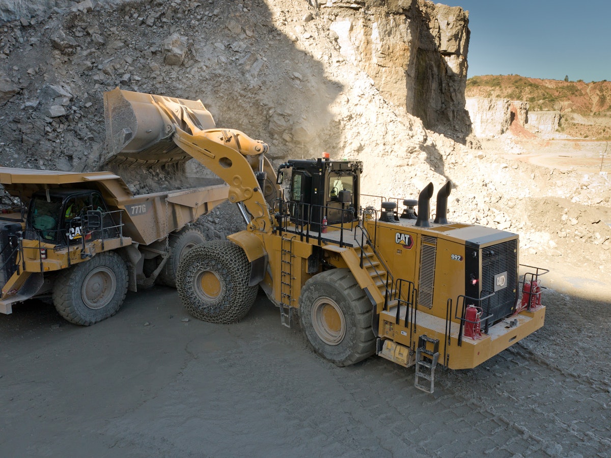 cat 992d weight