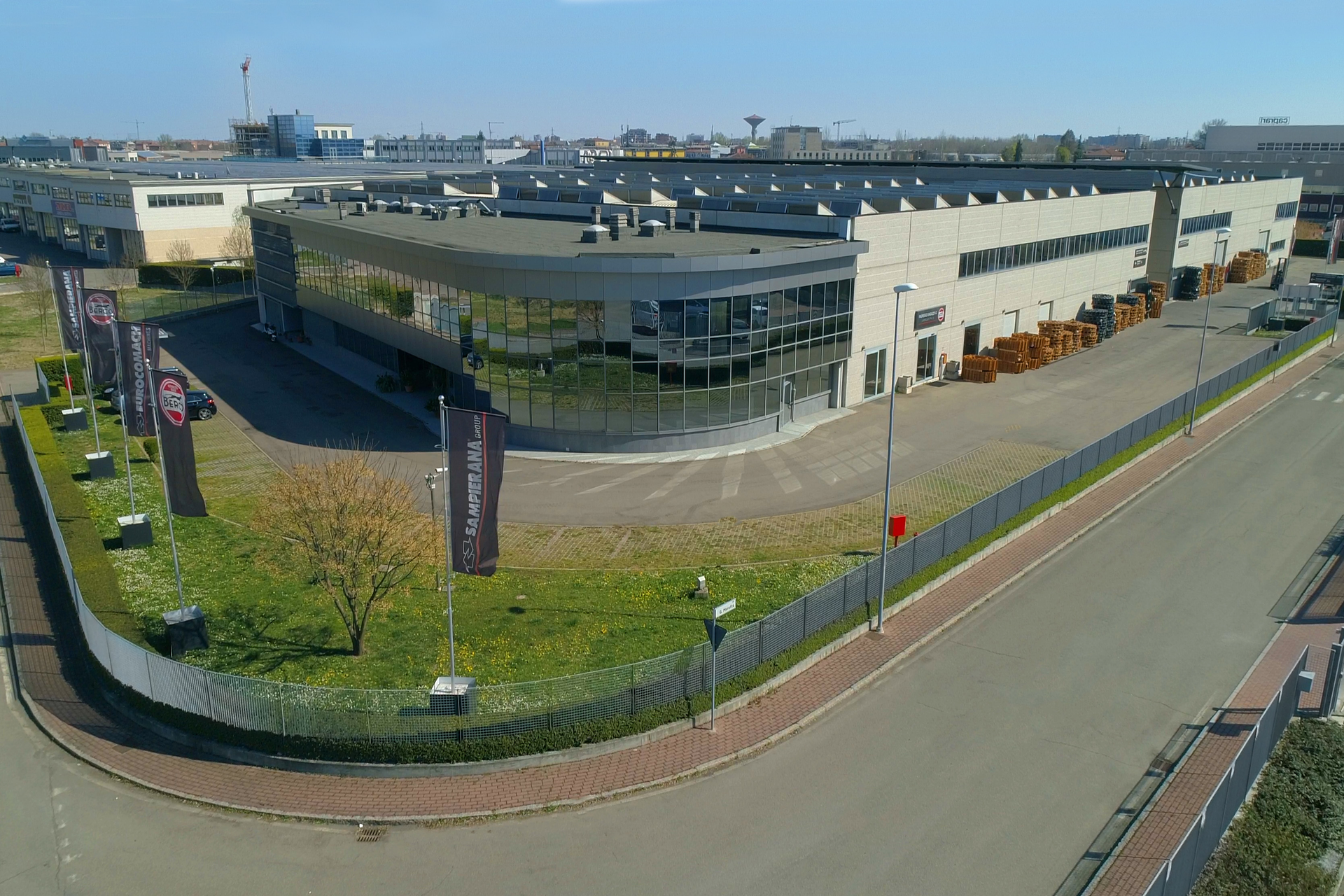 CNH buys Italian excavator manufacturer Sampierana | Equipment World