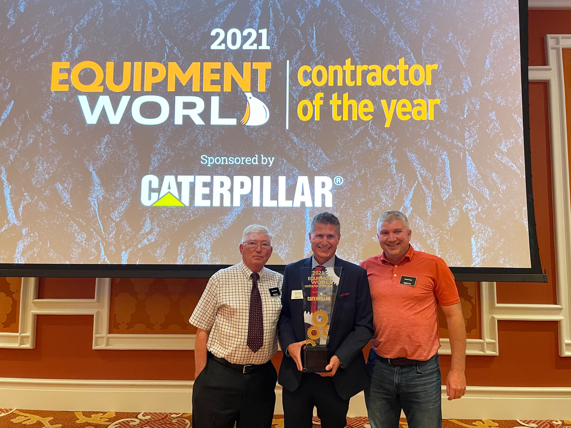 Pruss Excavation fights the floods by rebuilding levees | Equipment World