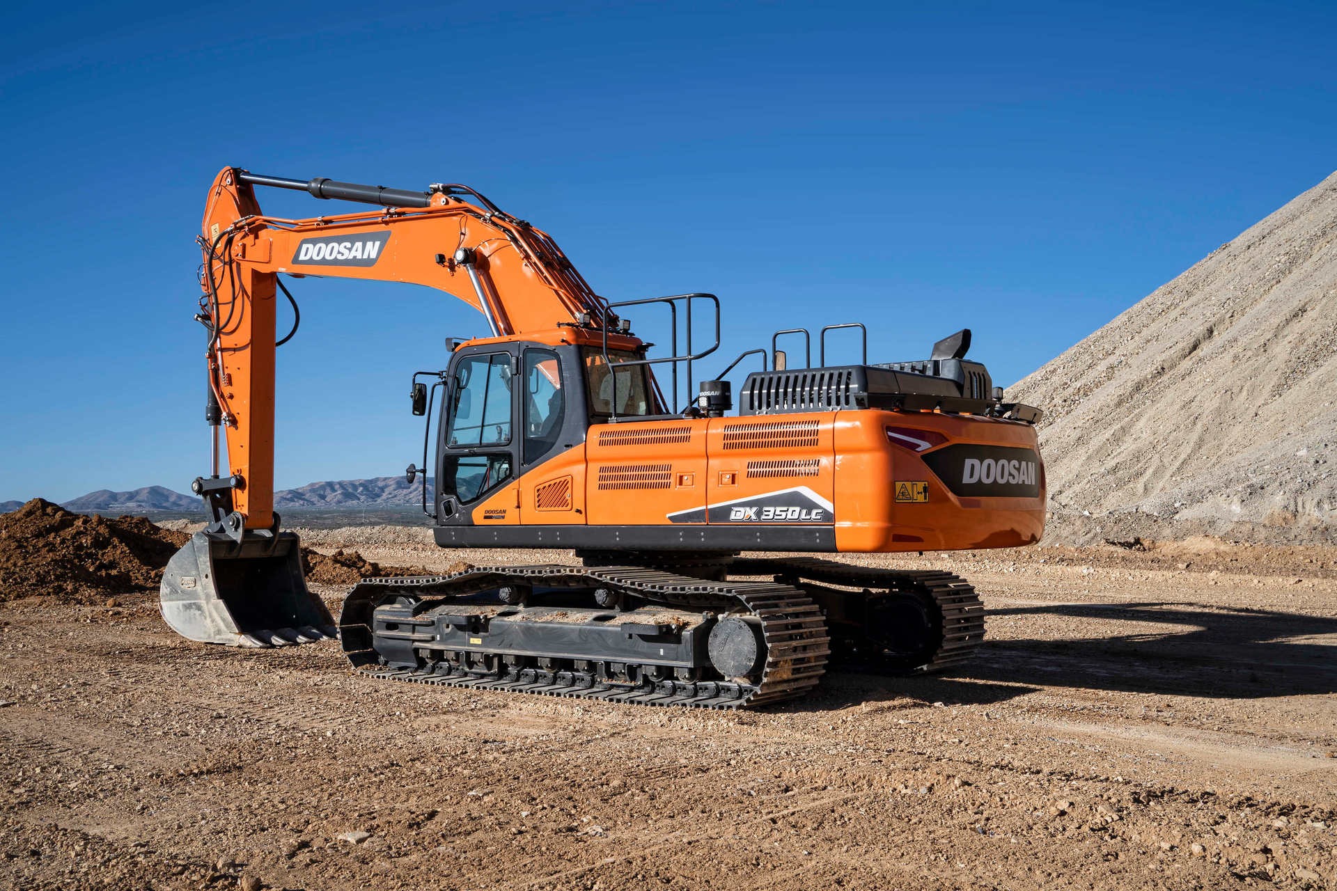 Doosan launches new lineup of crawler excavators | Equipment World