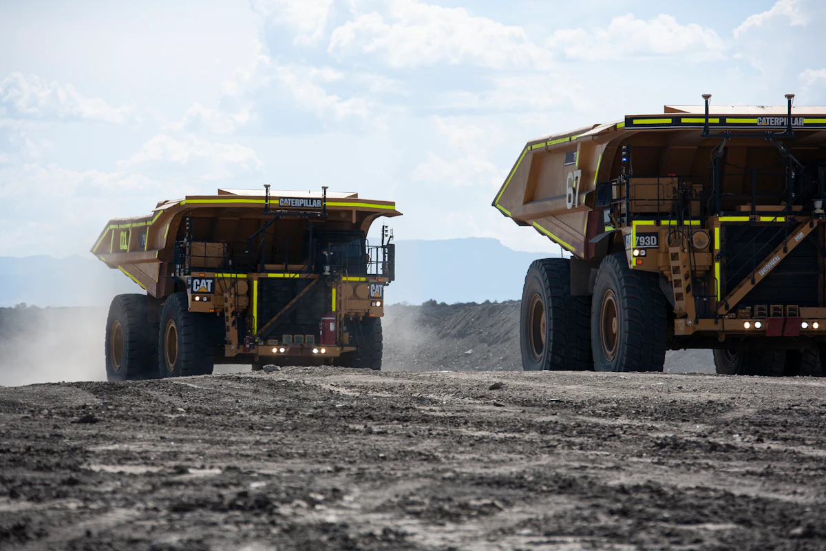 Cat's autonomous trucks haul 1 billion tons in less than a year ...