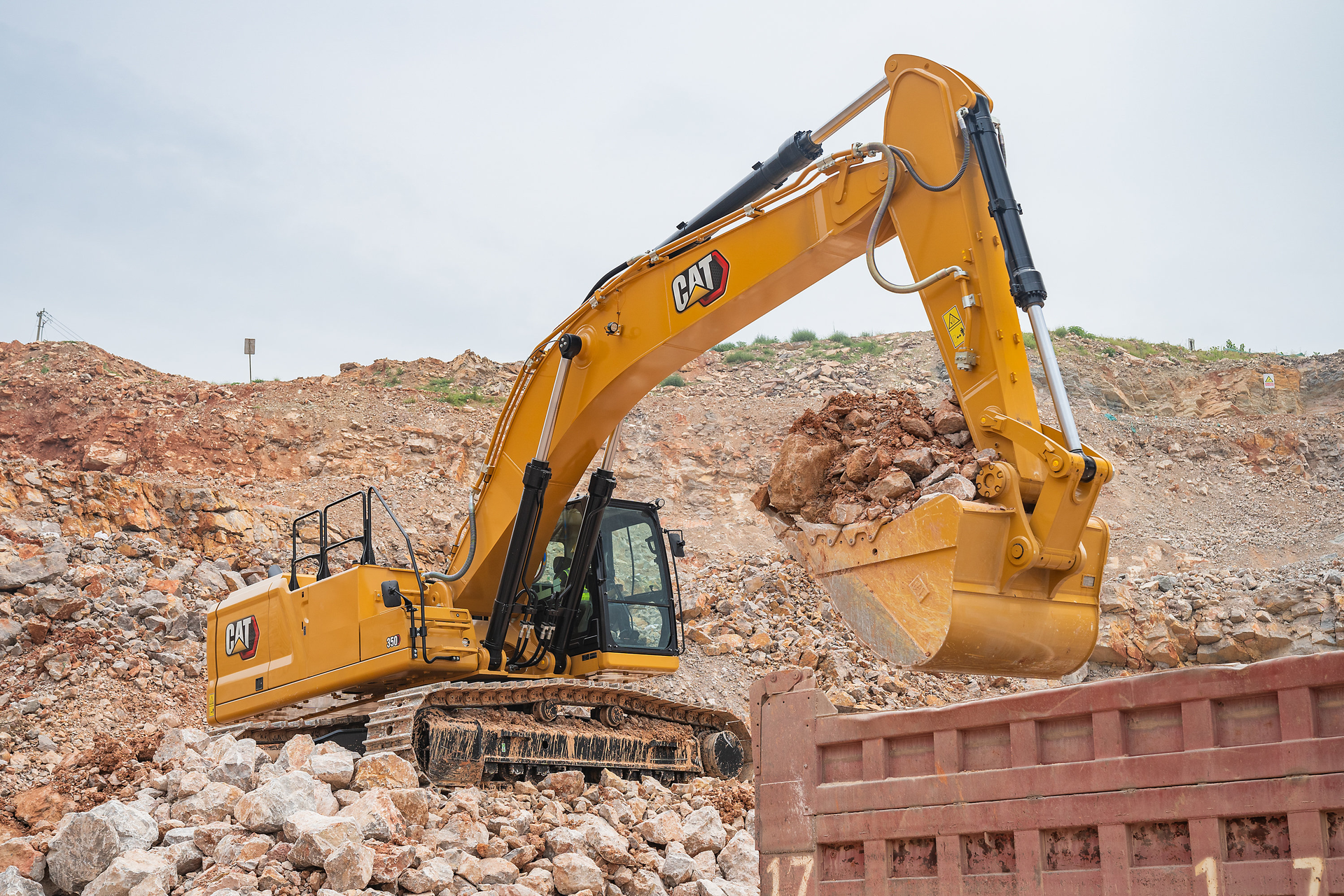 Cat unveils updated 350 excavator | Equipment World