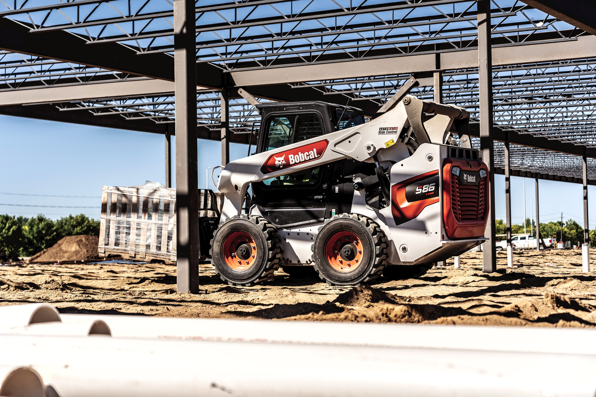 Bobcat redefines itself again with the T86 and S86 loaders | Equipment ...