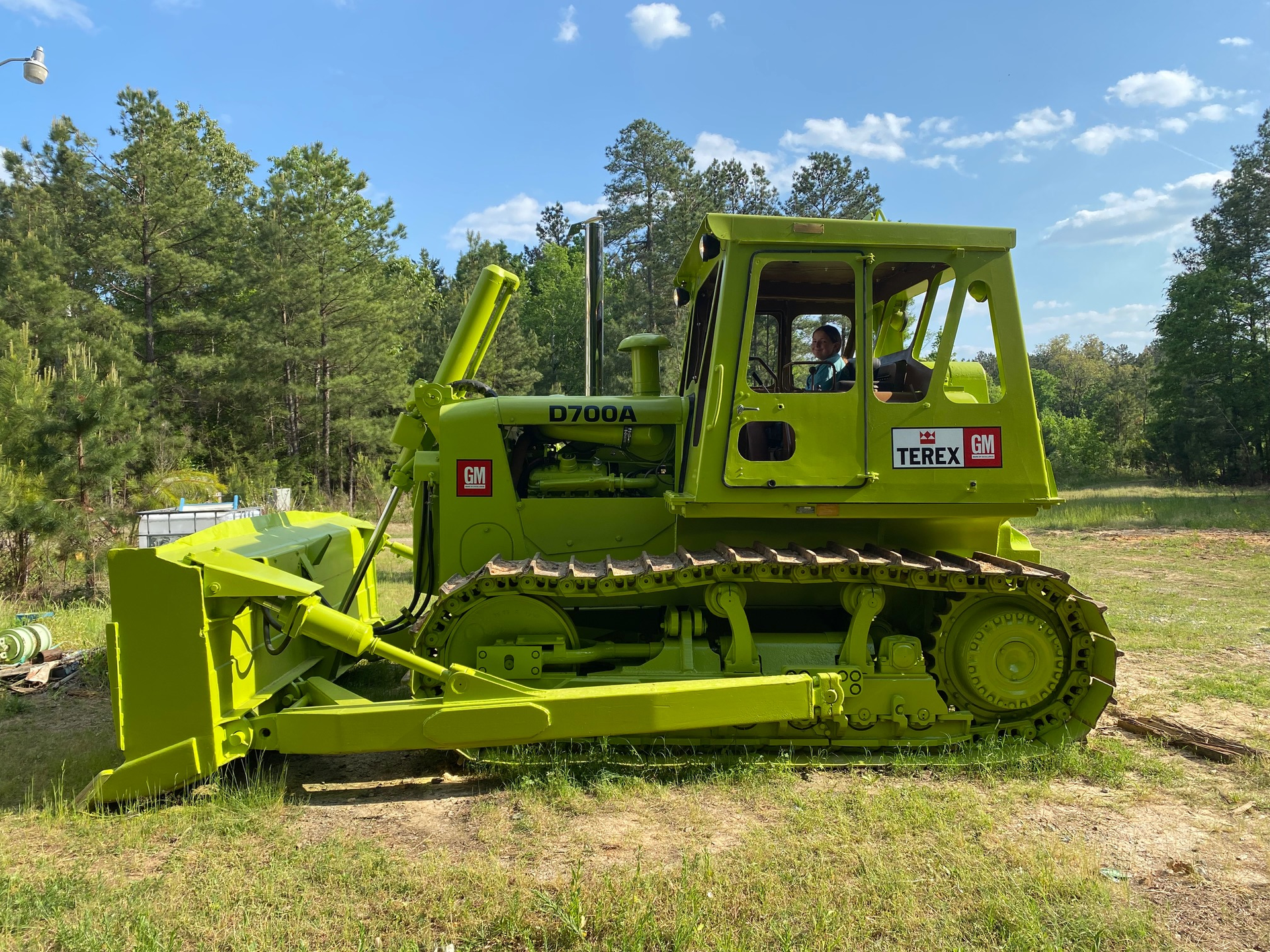 Video: Restoring a 1980s Terex D700A dozer after a long search ...