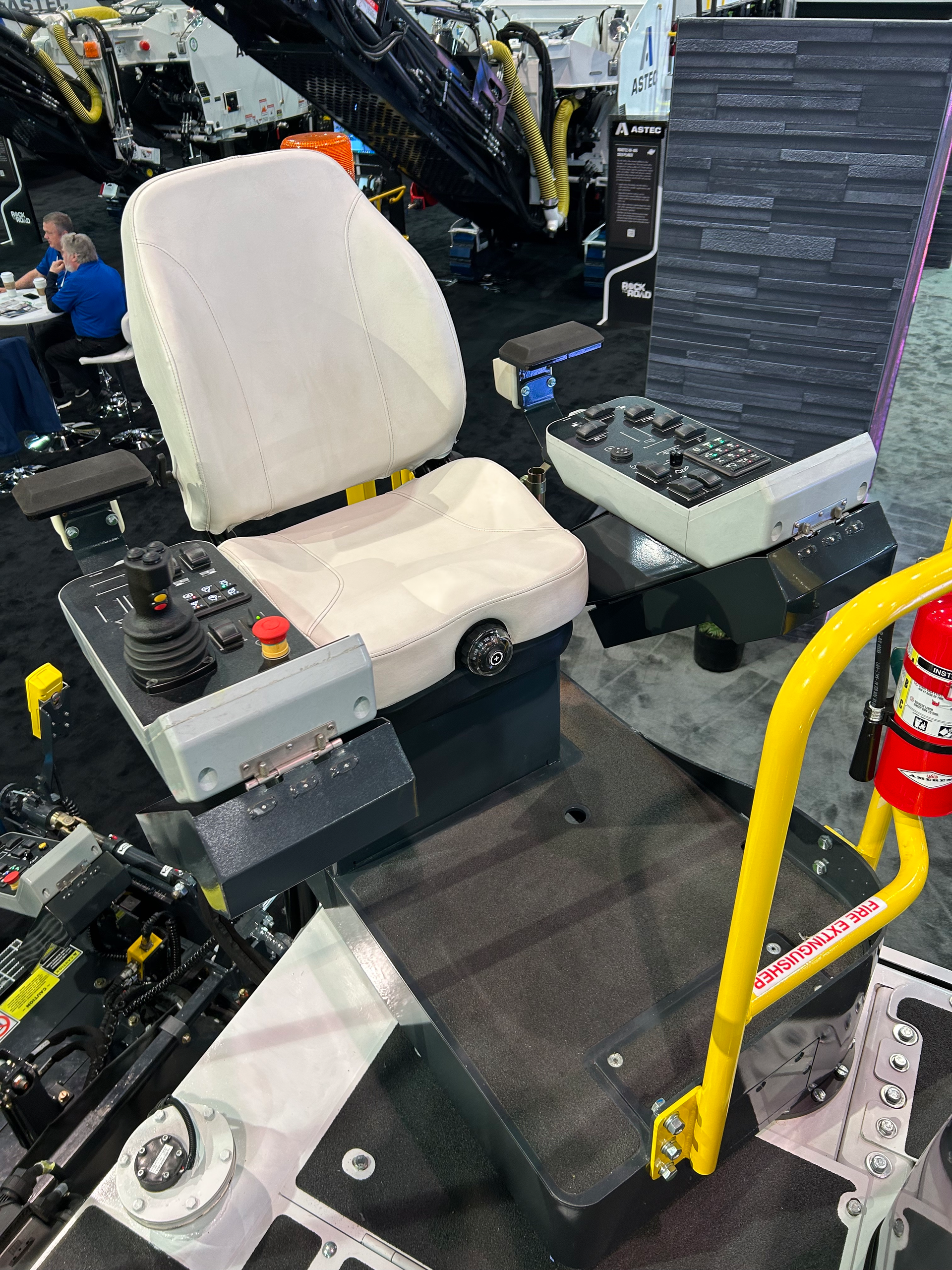 Astec unveils new Roadtec RP175, RP195 pavers | Equipment World