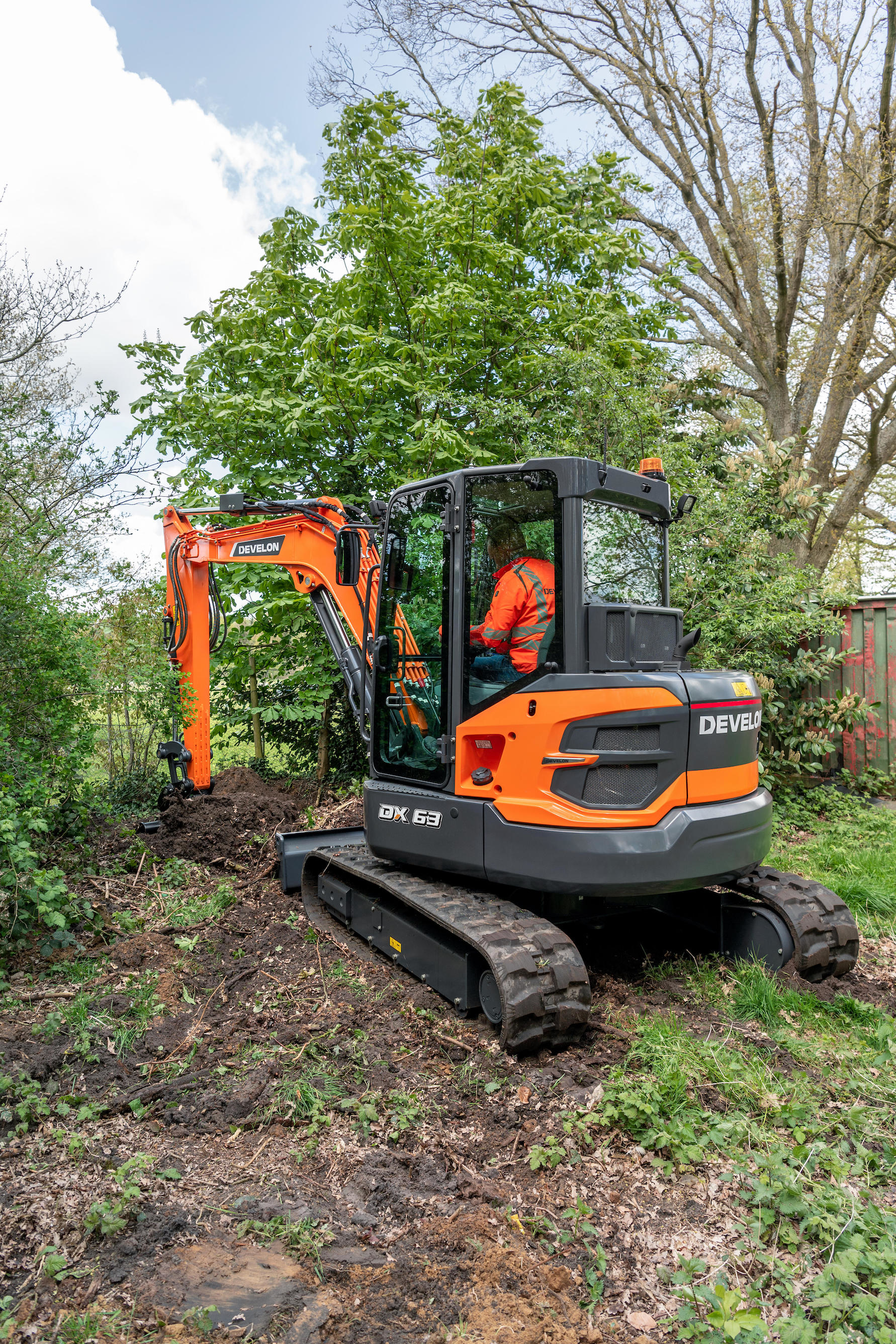 Develon expands compact excavator line with DX63-7 and DX62R-7 ...