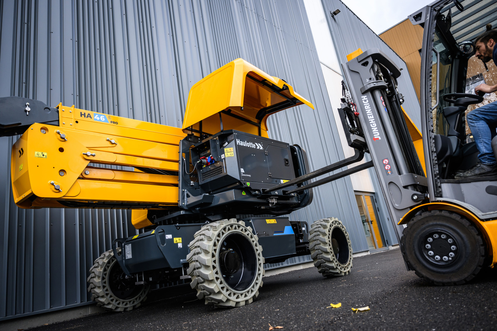 Haulotte launches electric HA46 E articulated boom lift | Equipment World