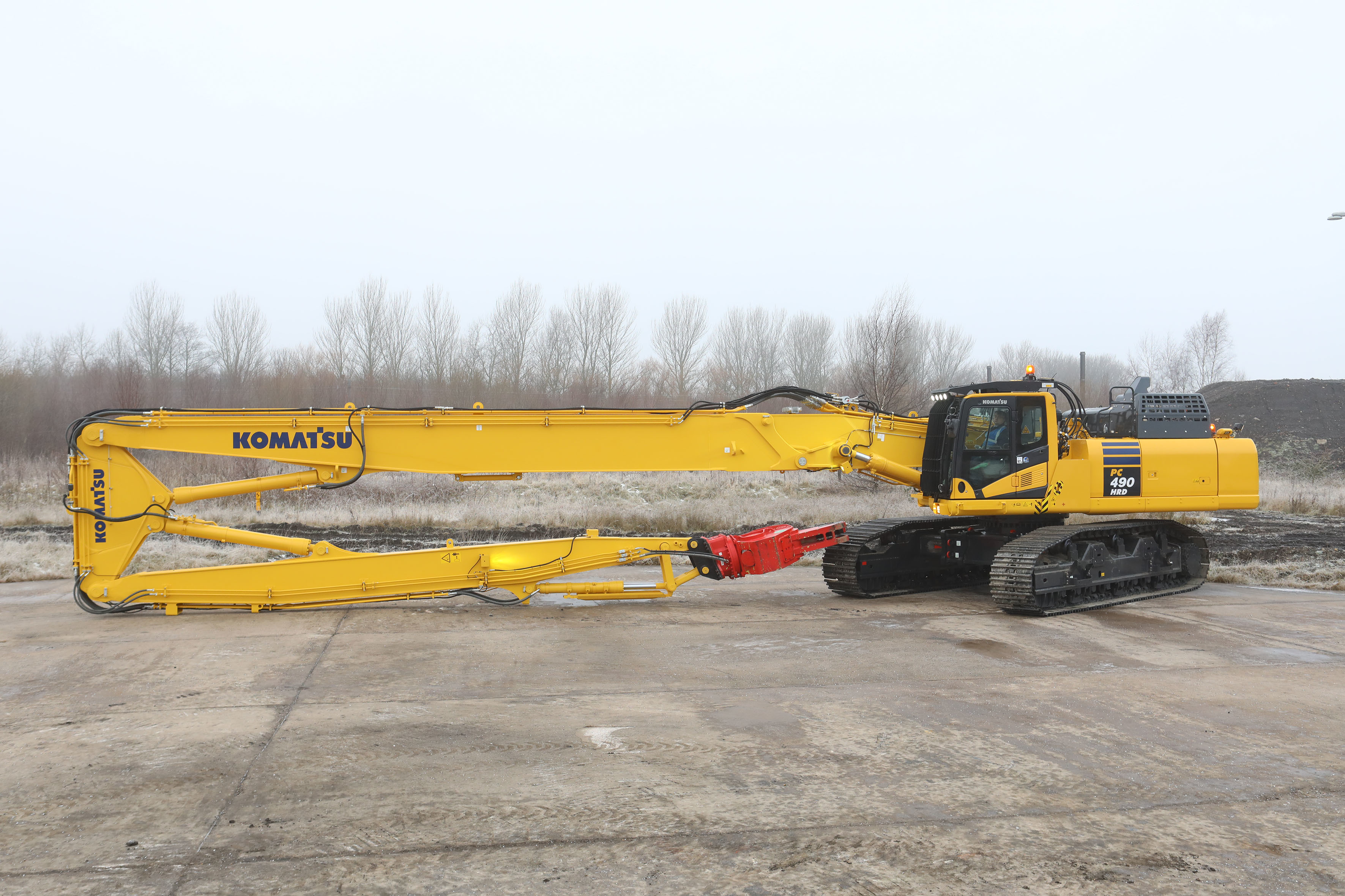 Komatsu unveils new demolition excavator with quick boom change ...