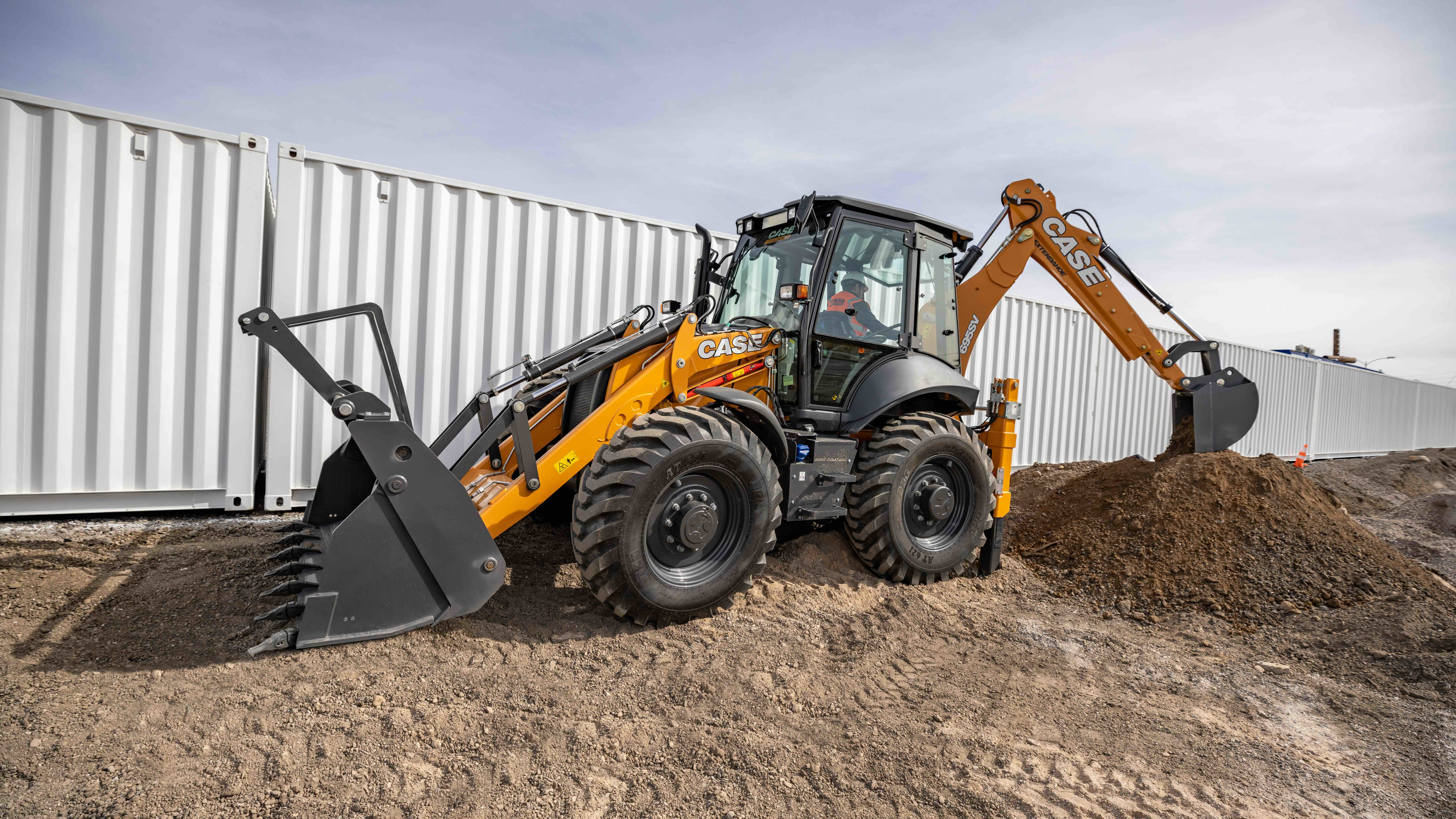 Pros & Cons of Backhoes | Equipment World
