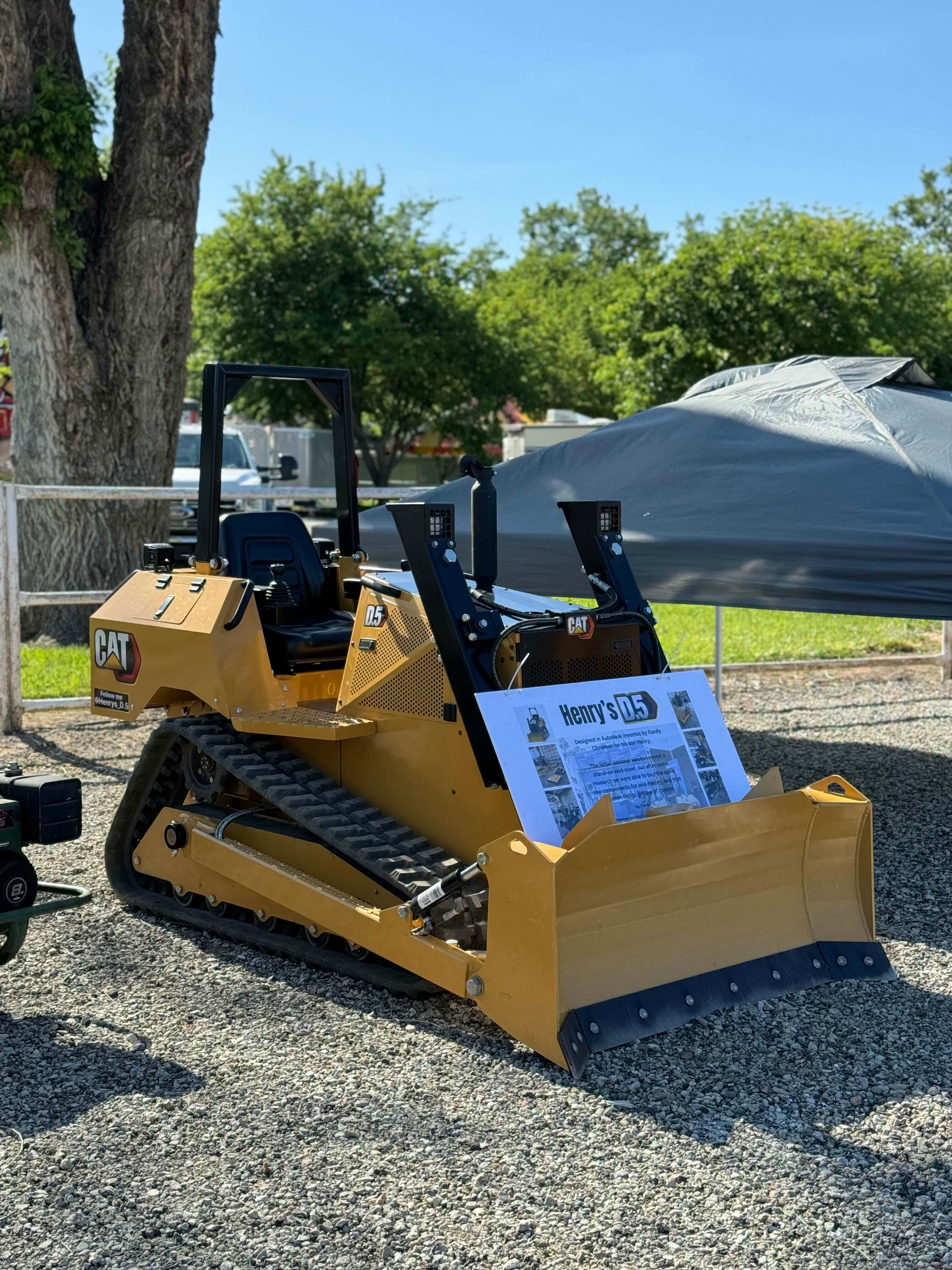 Dad builds elaborate mini Cat D5 dozer replica (Video) | Equipment World