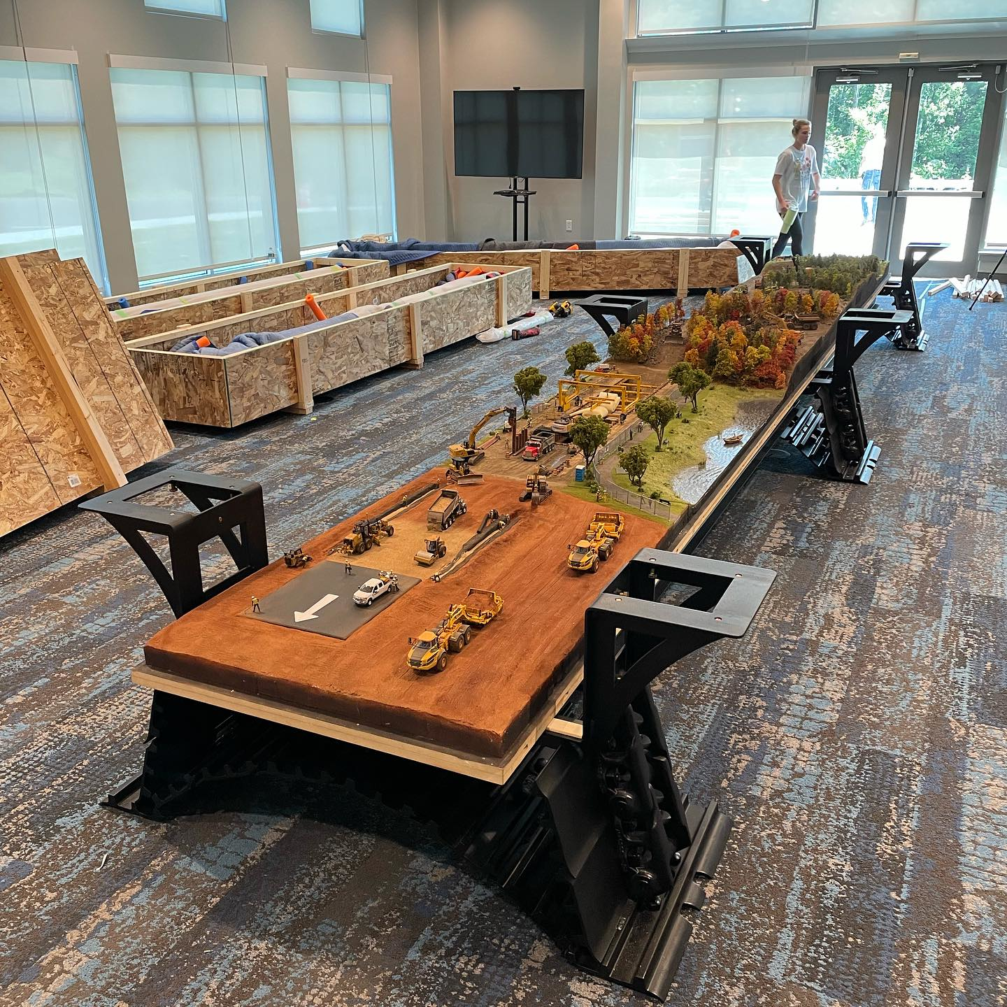 These realistic construction dioramas tell contractors’ stories ...