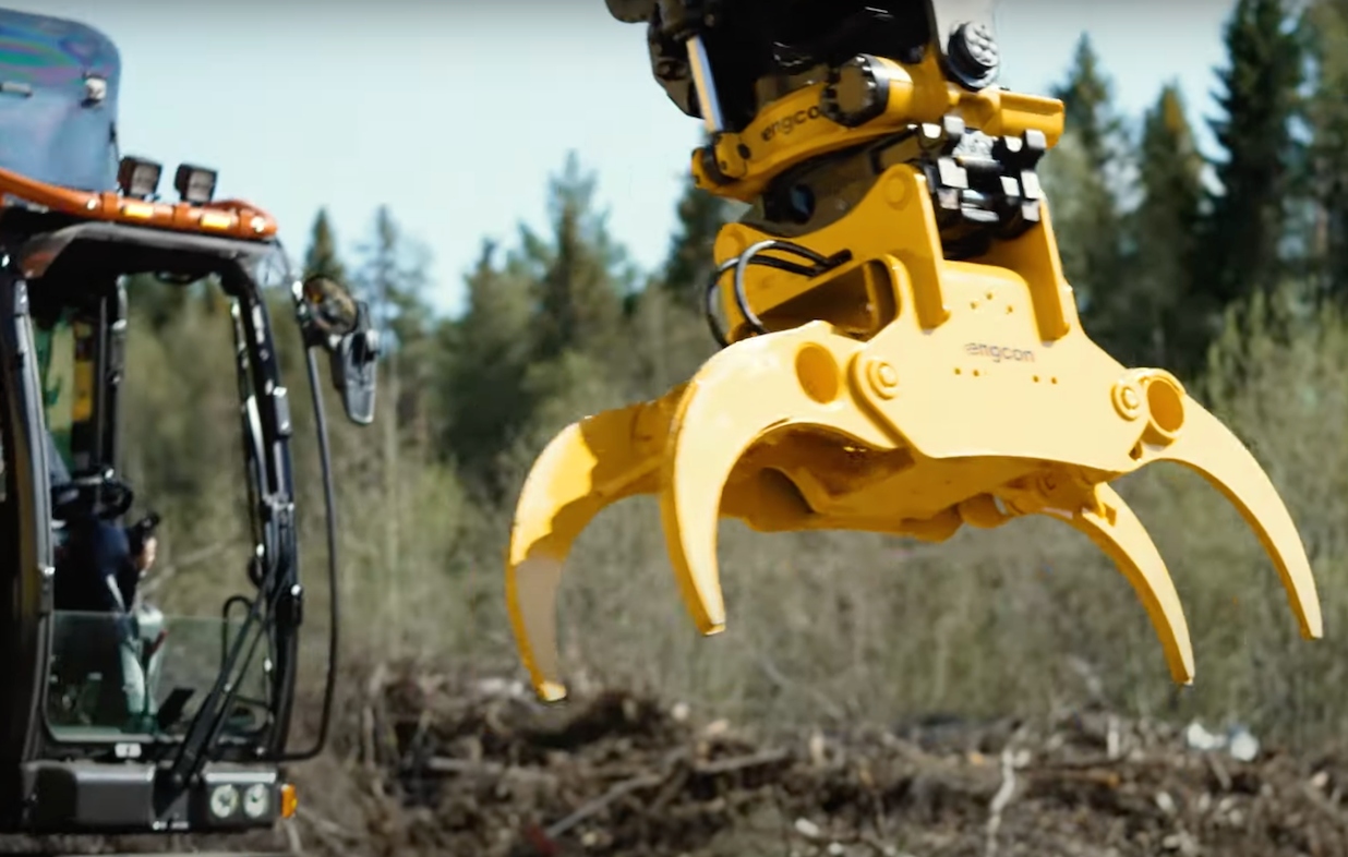 Engcon unveils new finger grab excavator attachment (Video) | Equipment ...