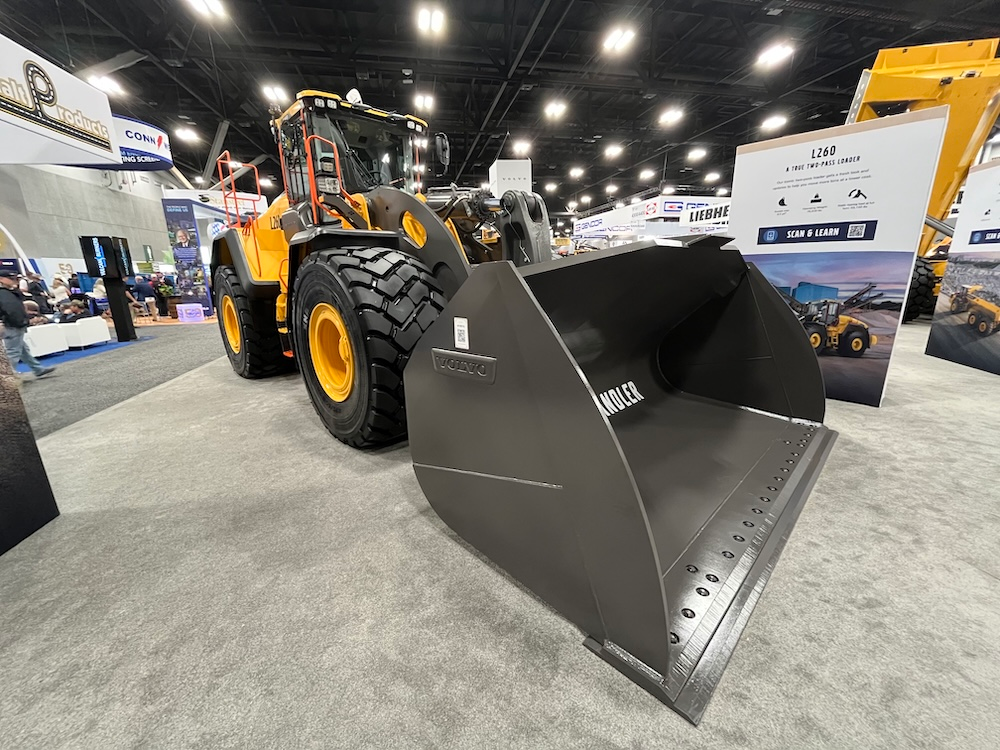 Volvo L260 wheel loader gets automatic traction control | Equipment World