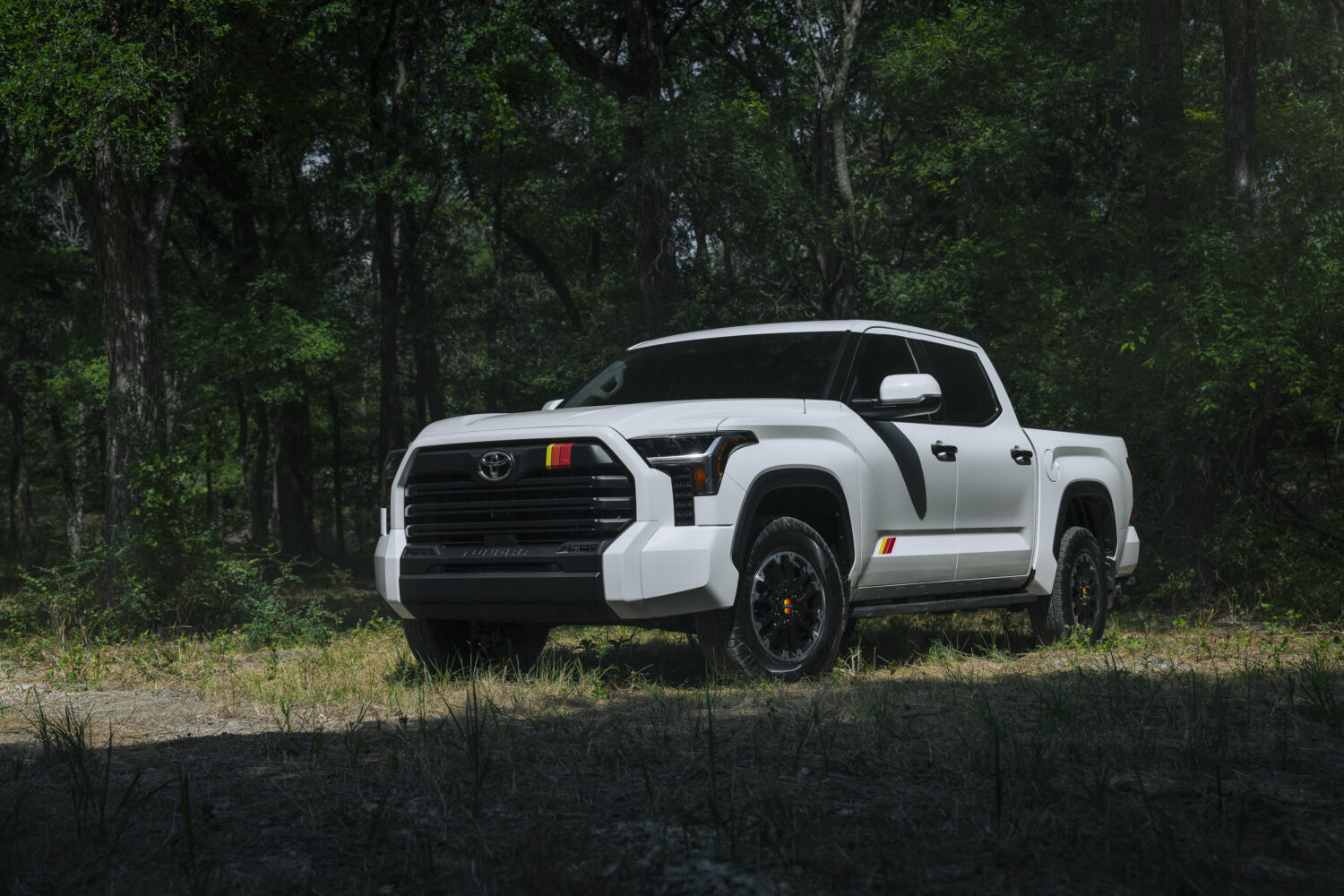 2026 Toyota Tundra Revealed: Hybrid Engine Choice, More Features ...