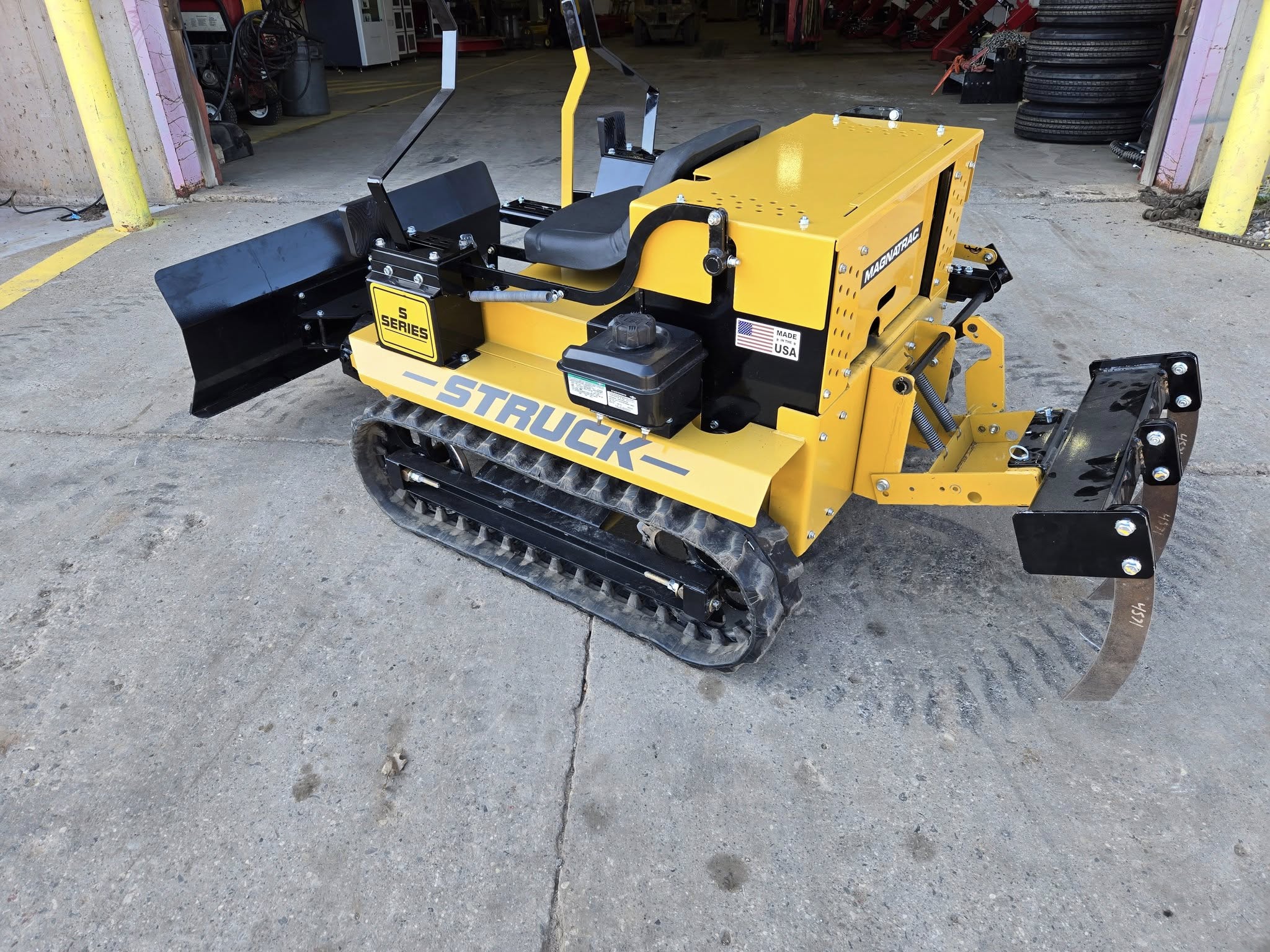 Struck Mini Dozers Make a Comeback with All-New Lineup - Machinery Asia ...